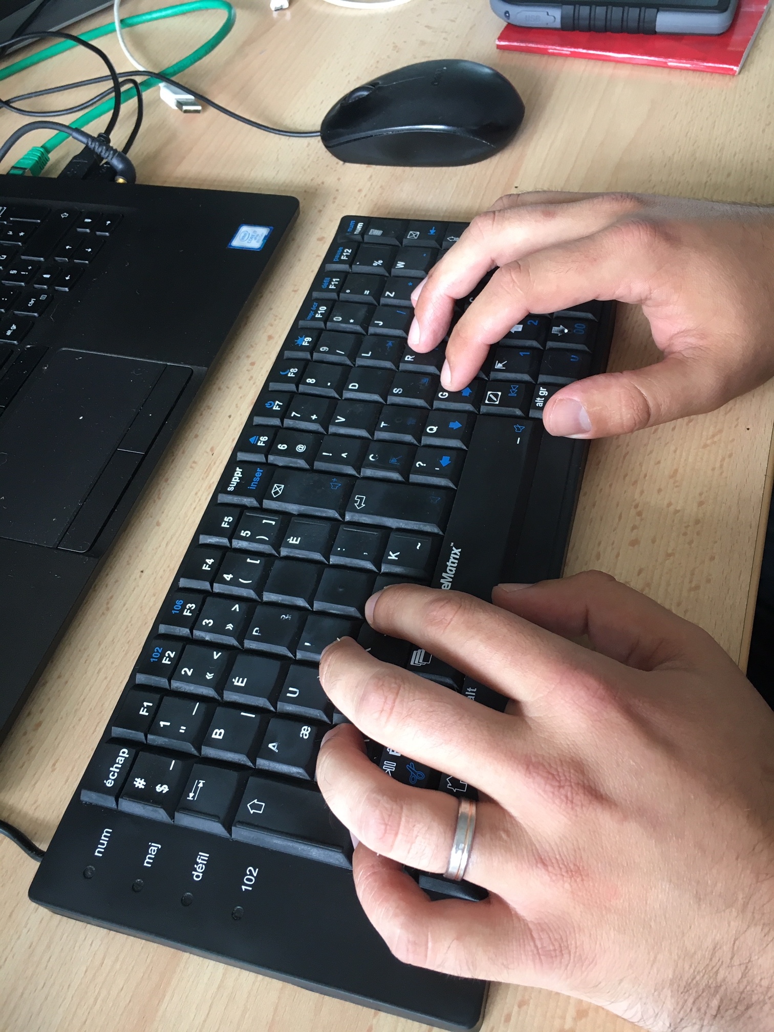 Show me your keyboard, and I will tell you who you are (2) - Inside ...